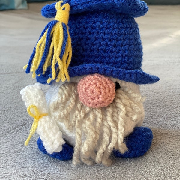 Crochet Patterns Graduation Gnomes, Crochet Keychain Pattern ...