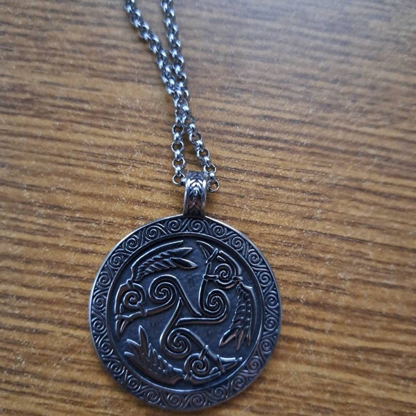 Celtic Morrigan Goddess Three Ravens Morrighan Triskelion Triskele ...