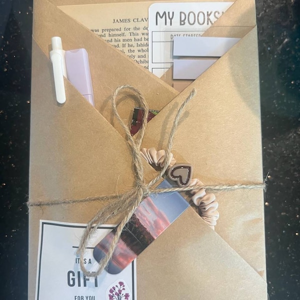 Blind Date With a Book / Gift for Book Lover / Reading Addict / Gift ...