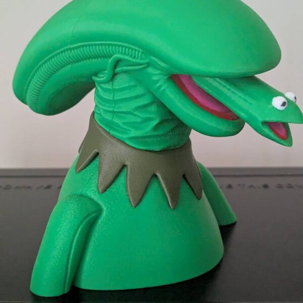 Xenokermit Bust: Alien Xenomorph Kermit Mashup - Etsy