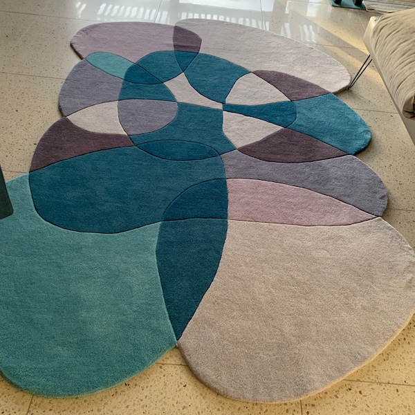 Soft Grey Irregular Shape Hand Tufted Abstract Wool Area Rug for Kids ...