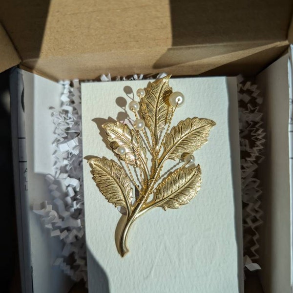 Gold Wedding Boutonniere Groom Gold Leaf Lapel Pin Groomsmen Buttonhole ...