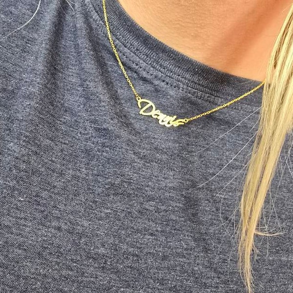 Statue of Liberty Freedom Pendant Necklace, Dainty Gold Disc Necklace ...