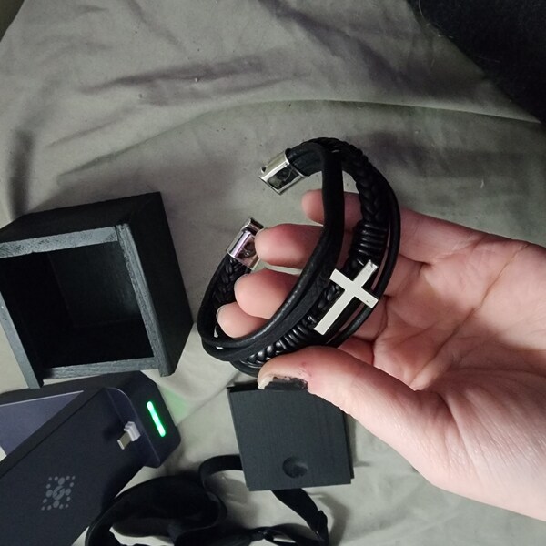 Gold Cross With Adjustable Chainmail Band Crusader Bracelet, Free Gift ...