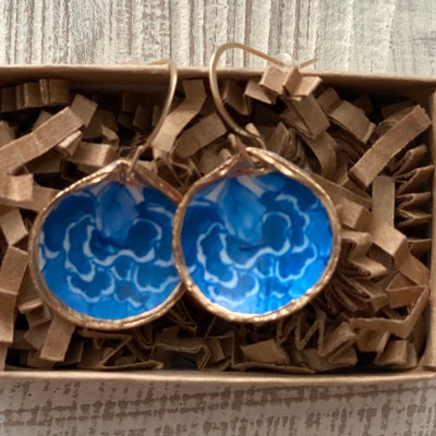 The Addy Low Tides Design Oyster Trinket/ring Dish in a Cream & Black ...