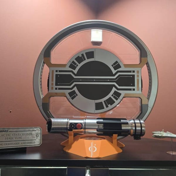 Battlestar Galactica Helmet Display Stand Black Finish Cylon Centurion ...