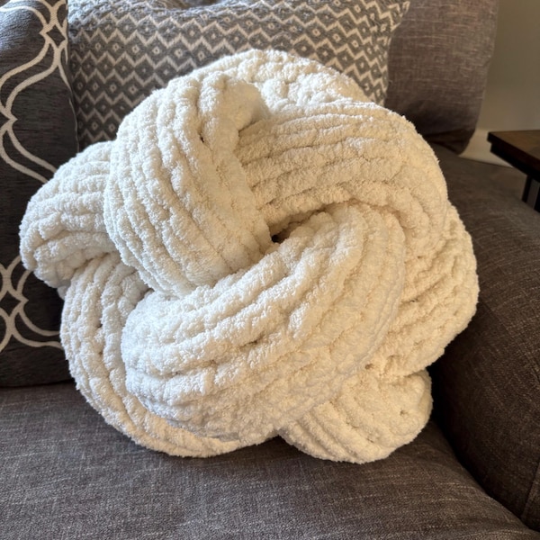 Knot Pillow Pattern • Beginner DIY Video Tutorial + PDF • Finger Knit ...