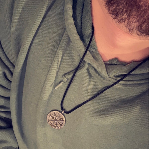 Vegvisir Wall Tapestry | Viking Compass Wall Hanging | Nautical ...