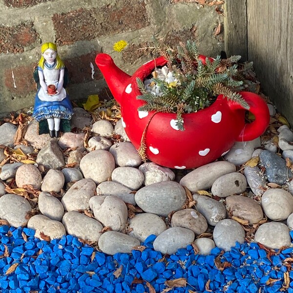 Alice Figurine - Alice in Wonderland Handmade Stone Garden Statue ...