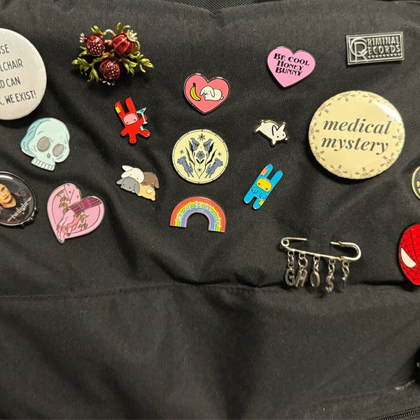 Retro 80s Final Fantasy 1 NES Inspired 8-bit Enamel Pin Red Mage Lapel ...