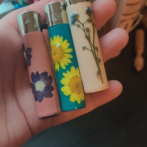 REAL FLOWER LIGHTER Pink Refillable Lighter With Real Pressed Forget Me ...