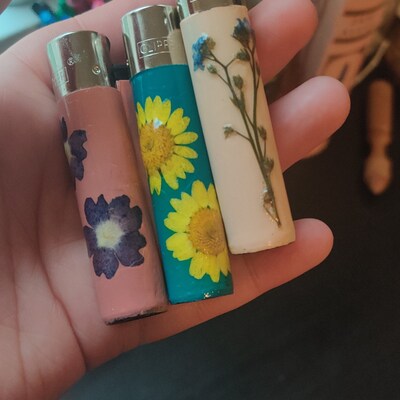 REAL FLOWER LIGHTER Pink Refillable Lighter With Real Pressed Forget Me ...