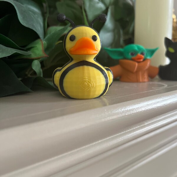 Great Wave Bookmaker Japanese Design Art Print Reading Accent White ...