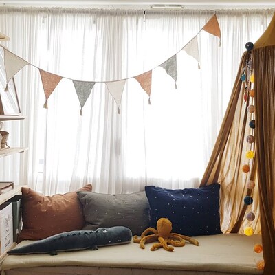 Guirlande fanion vert sauge Camel et écru pour chambre bébé enfant ...