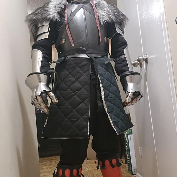 Mittelalterliche Gambeson Rüstung: Wattierte Baumwollweste für LARP ...