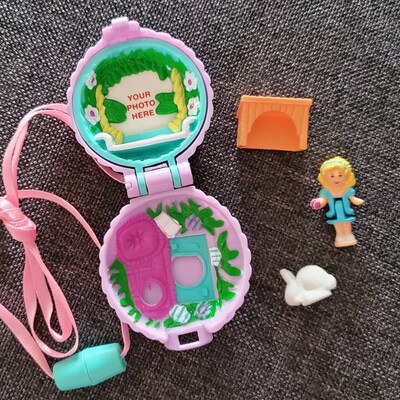 1995 Rare HTF Littlest Pet Shop Hop N Go Bunnies With Garden Hutch 100% ...