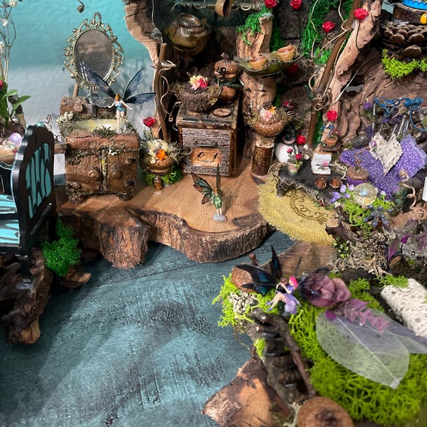 Vintage Betty Boop Lady in Red Figurine. Betty Boop in a Red Dress.inc ...