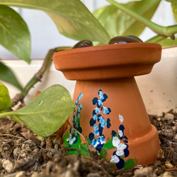 Bee Fountain for Flower Beds Bushes Potted Plants, Handpainted ...