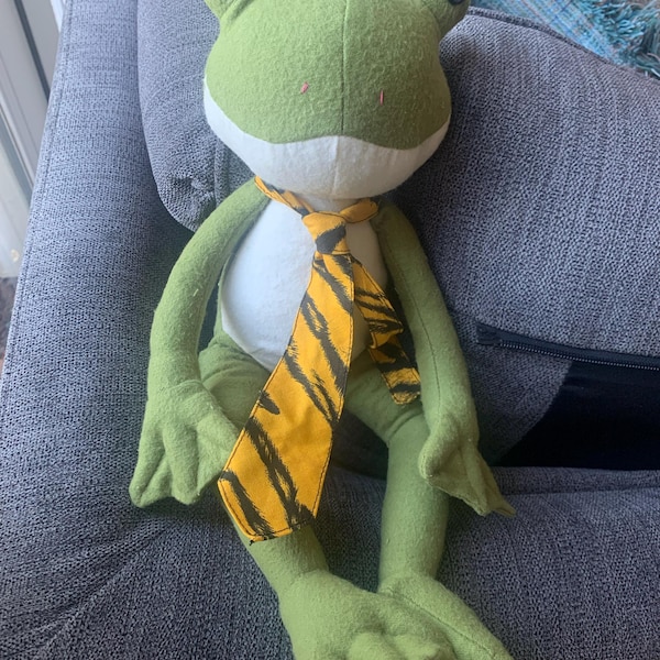 Stuffed Frog - PDF Sewing Pattern & Tutorial | Stuffed Animals | Plush ...