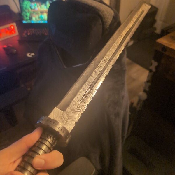 Custom Hand Forged Damascus Steel Blade Medieval Sword, 28" OA - Blood ...