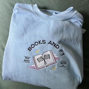 Romantasy Reader Sweatshirt / Fantasy Romance Reader Merch / Bookish ...