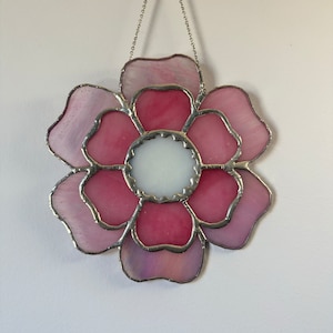 Wavy Flower Stained Glass Pattern Stained Glass Patterns Stained Glass ...