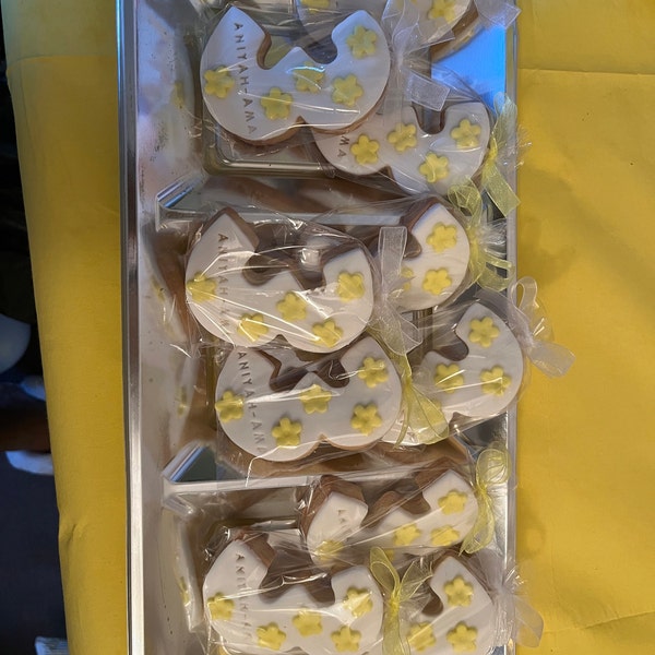 12 Small Iced Heart Shortbread Wedding Favours, Any Colours. Iced ...