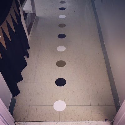 Set of 24 Line up Spots, Line Markers, Classroom Line Helpers ...