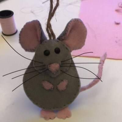 Easy to Sew Felt PDF Pattern. DIY Harold the Pug, Finger Puppet and ...