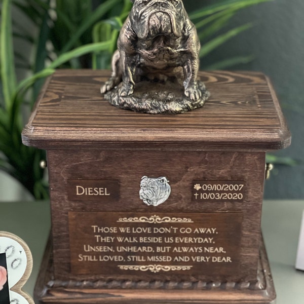 English Bulldog Sitting - Exclusive Urn for Dog Ashes With a Statue ...