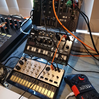 Korg Volca 3 Tier Perspex/acrylic Synth Holder/stand - Etsy