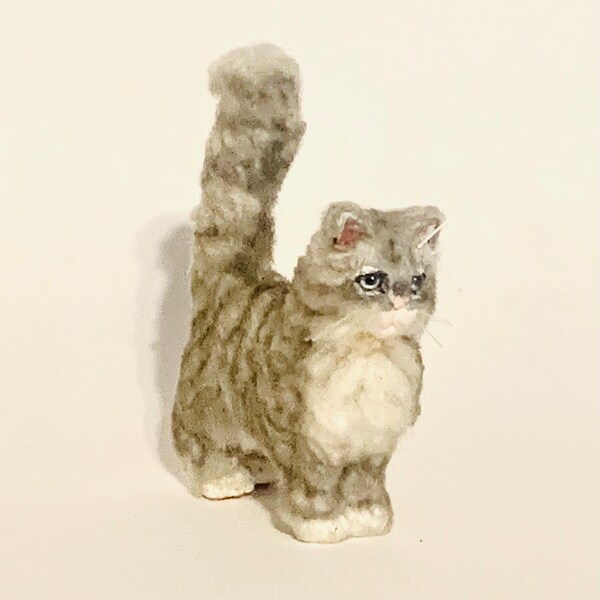 Dollhouse Miniature 1:12th Scale Cat Animal Pet Litter Tray and a ...