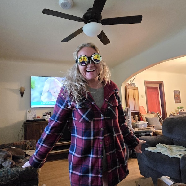 Glofx Hypno Levitation Wand – Short String Light up LED Levi Wand Flow ...