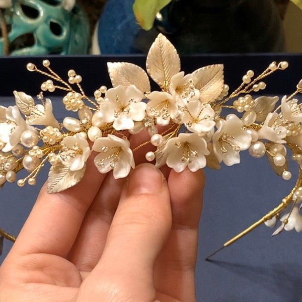 FLORES | Floral Bridal Tiara for Romantic Wedding Hair, Pearl Tiara ...