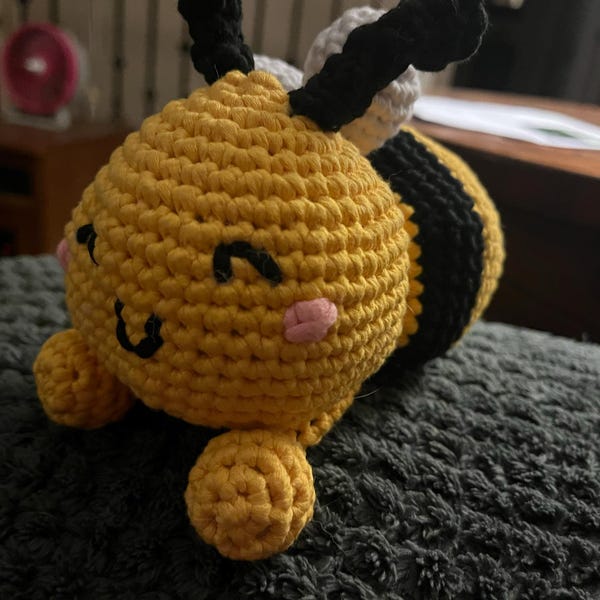 Sleeping Bee Crochet Pattern, Simple Beginners Amigurumi Animal ...