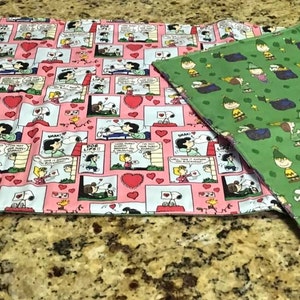 NEW Handmade REVERSIBLE Quilted Table Topper Table Runner. Snoopy ...