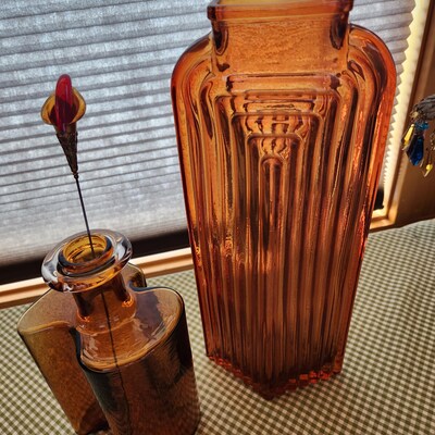 Vintage Locket Lapel Pin 1-3/4 Long Gold Tone Mini Locket - Etsy