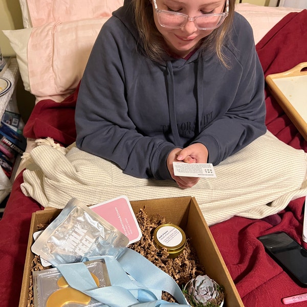 New Employee Gift Box | New Hire Gift | Welcome to the Team | Admin Day ...