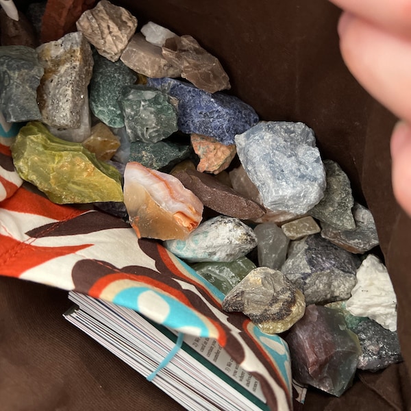 50 Different Rough Stones With Identification Cards - the Best Starter ...