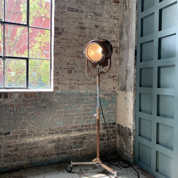 Mighty Mole 2K Circa 1970’s - Repurposed Vintage Hollywood Movie Light ...