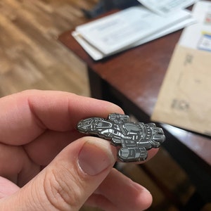 Predator Enamel Pin - Etsy