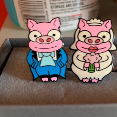 Simpsons Wedding Cuff Links Pig Bride and Groom Enamel Lisa's Wedding ...