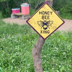 Honey Bee Crossing Sign Honey Bee Pollinator Sign for Garden Bee Keeper ...