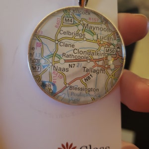 Custom Vintage Map Key Chain Choose Your Location Guy Gift - Etsy