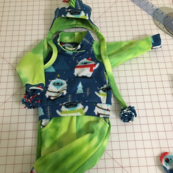 Adorable Kid's Fleece Stroller Hat Sewing Pattern and Instructions ...