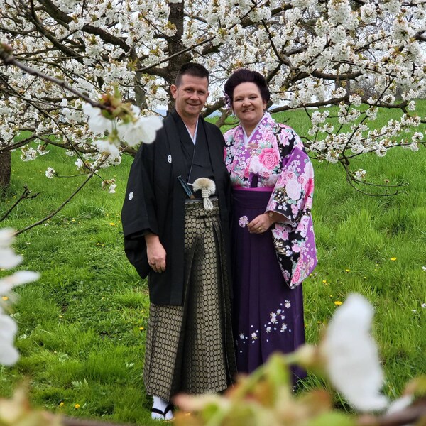 UCHIKAKE Wedding Kimono Robe JUNI-HITOE Red Gold Sakura Cherry Blossom ...