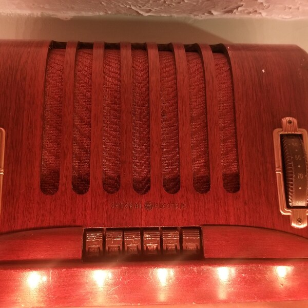 Vintage Cool 1948 Emerson Radio Model 1003 Now A Bluetooth Speaker Free ...