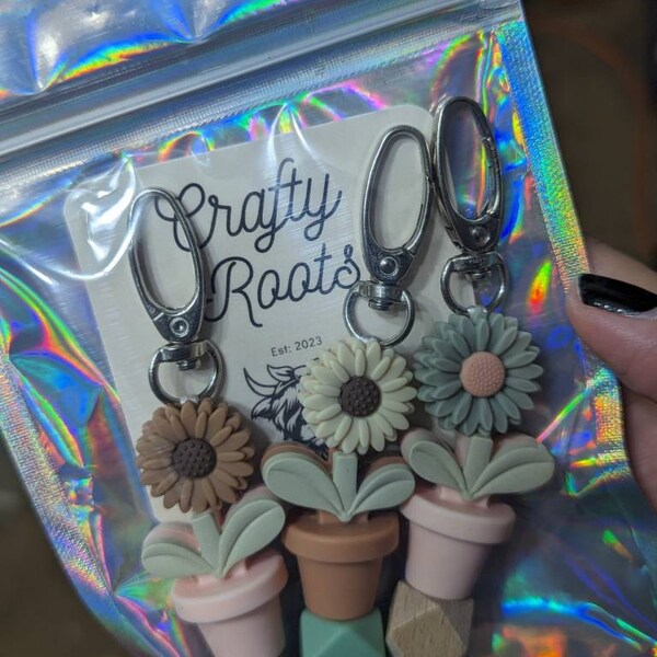 Flower Keychains | Flower Pot Keychains | Silicone Keychains | Daisy ...