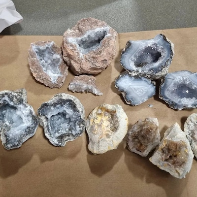 Mexican Geode Variety Pack Guaranteed Hollow, 2-4 Groups, 4 Geodes per ...