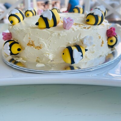 12 Fondant Sugar Bees. Cake Toppers. Cupcake Toppers. Approximately ...